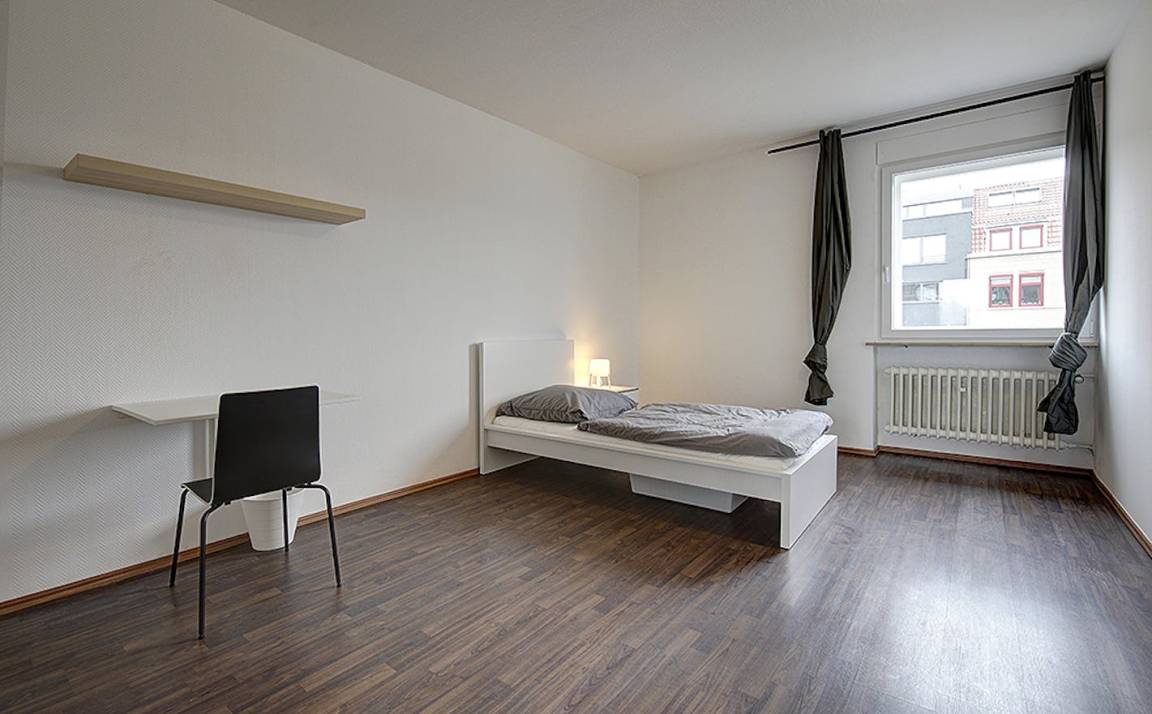 96 M² Private Room ∙ 1 Bedroom ∙ 1 Guest - Stuttgart