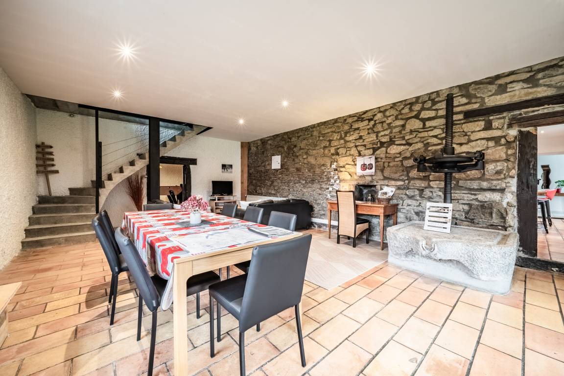 170 M² Cottage ∙ 3 Bedrooms ∙ 8 Guests - Alps