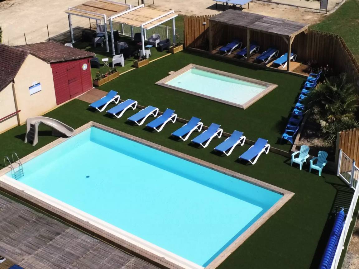 20 M² Caravan ∙ 2 Bedrooms ∙ 4 Guests - Le Bugue