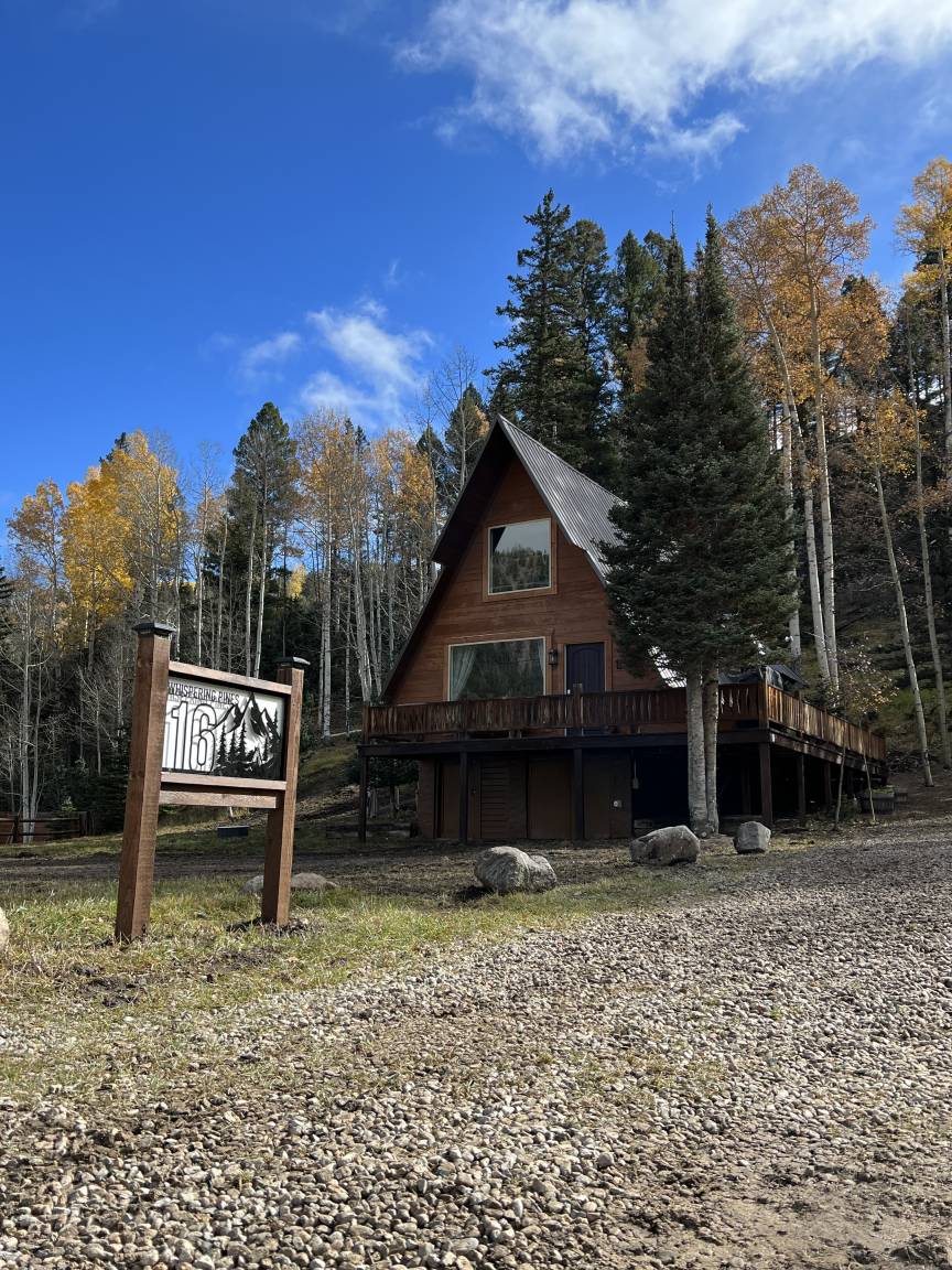 Cabin ∙ 3 Bedrooms ∙ 8 Guests - Taos Ski Valley, NM