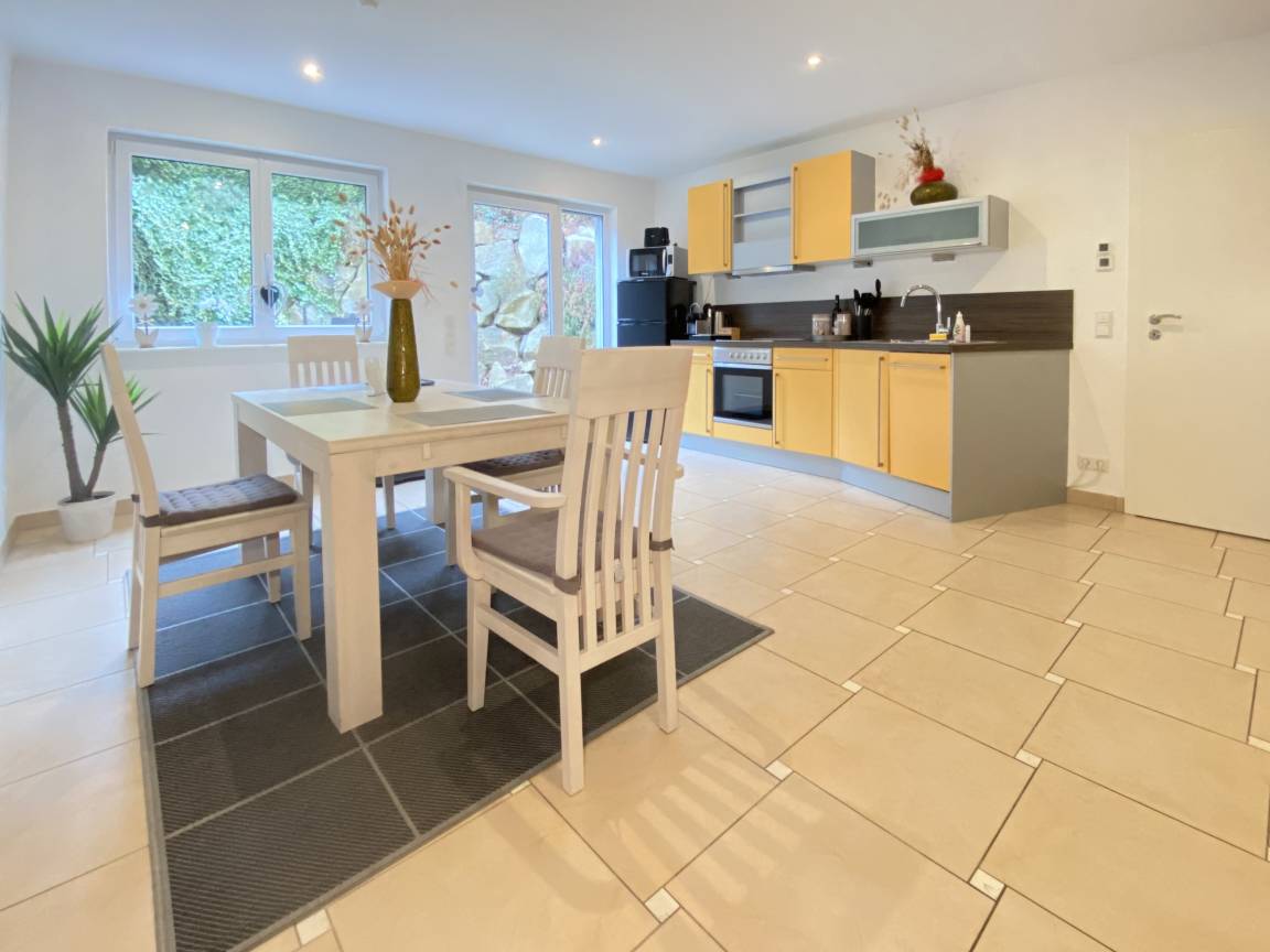 70 M² Apartment ∙ 1 Bedroom ∙ 4 Guests - Herrenberg