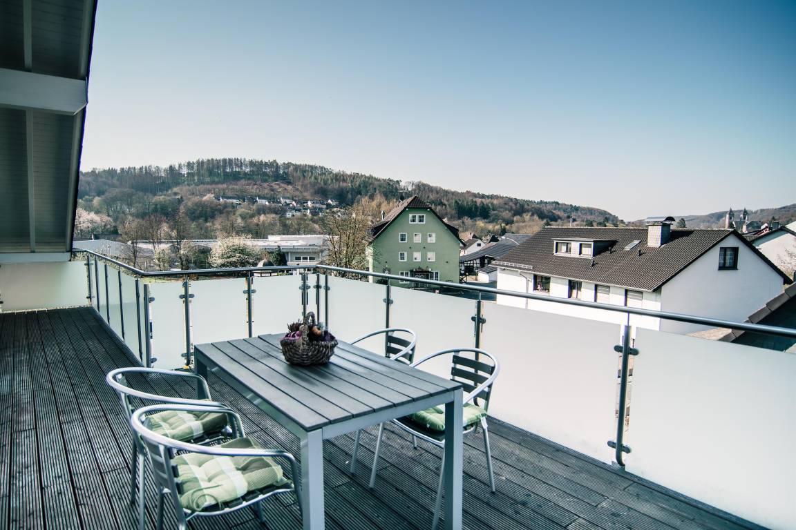 105 M² Ferienwohnung ∙ 2 Schlafzimmer ∙ 6 Gäste - Neunkirchen-Seelscheid