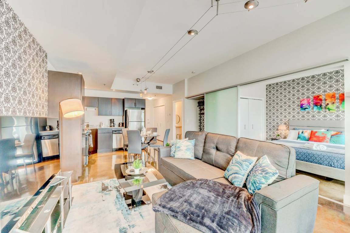 67 M² Apartment ∙ 2 Bedrooms ∙ 6 Guests - Calgary