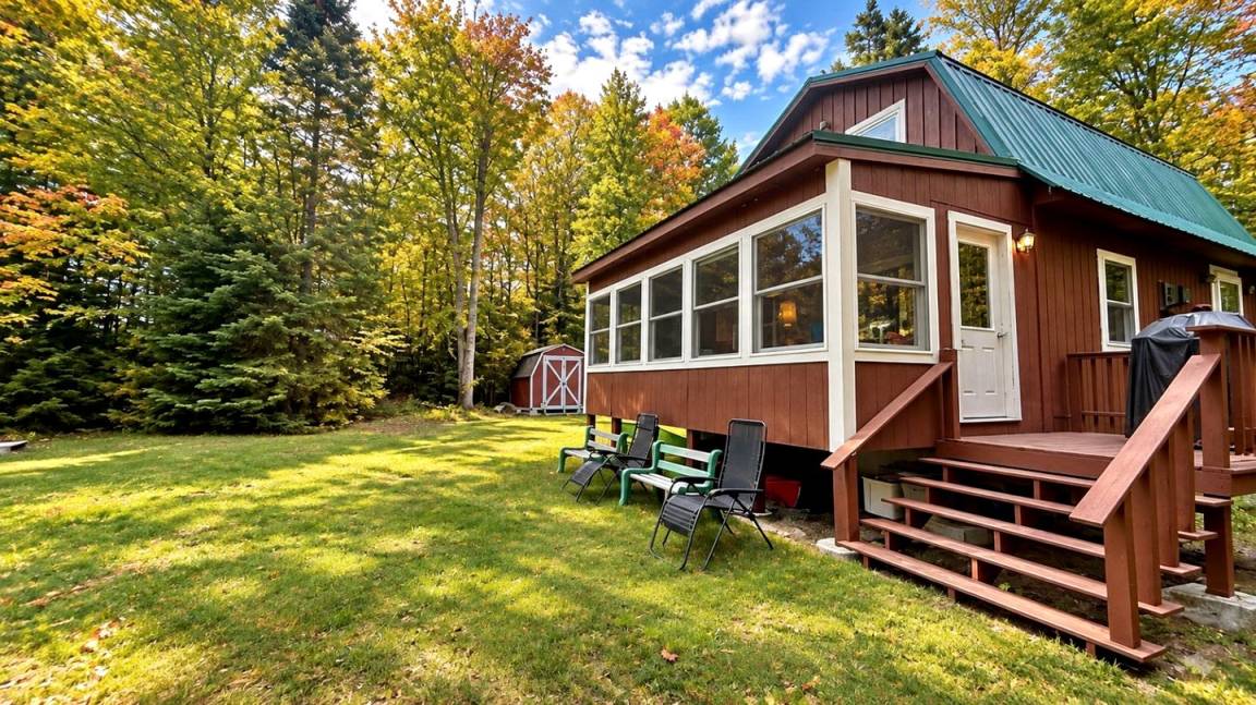 House ∙ 2 Bedrooms ∙ 6 Guests - Greenville, ME