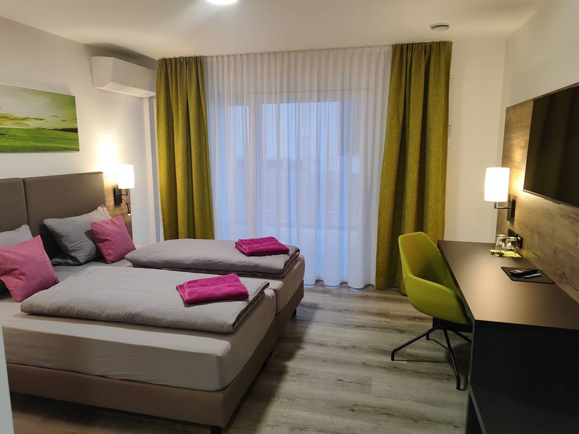 25 M² Shared Room ∙ 1 Bedroom ∙ 2 Guests - Friedrichshafen