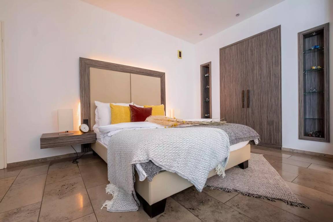 56 M² Apartment ∙ 2 Guests - Düsseldorf