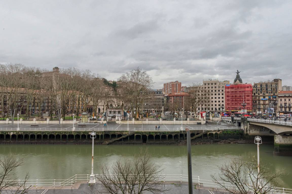 120 M² Apartment ∙ 3 Bedrooms ∙ 6 Guests - Bilbao