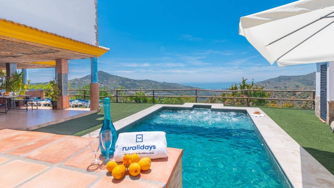 200 M² Huis ∙ 5 Slaapkamers ∙ 10 Gasten - Torrox Costa