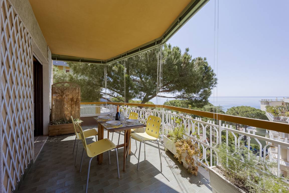 100 M² Apartment ∙ 2 Bedrooms ∙ 6 Guests - Сан-Pемо