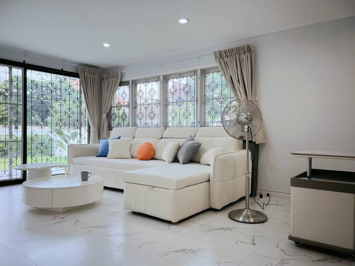 299 M² House ∙ 4 Bedrooms ∙ 8 Guests - Bangkok