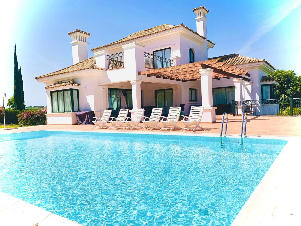 350 M² Villa ∙ 5 Bedrooms ∙ 10 Guests - Algar