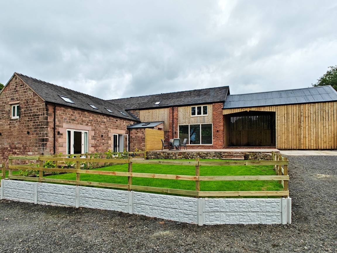 45 M² Cottage ∙ 4 Bedrooms ∙ 8 Guests - Stoke-on-Trent