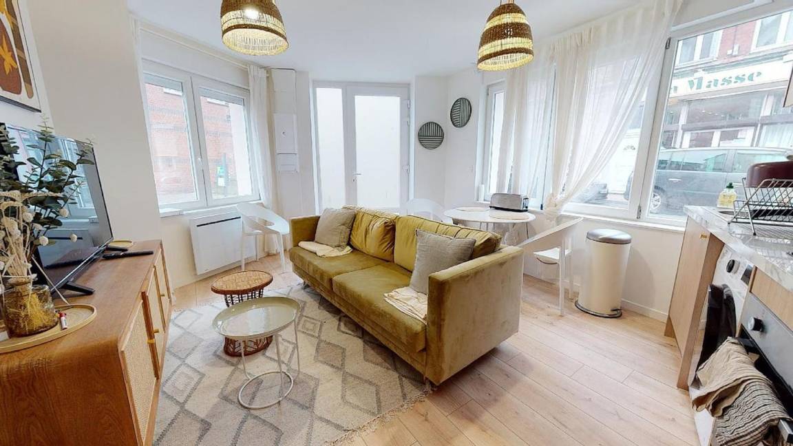 94 M² Private Room ∙ 1 Bedroom ∙ 1 Guest - Lille
