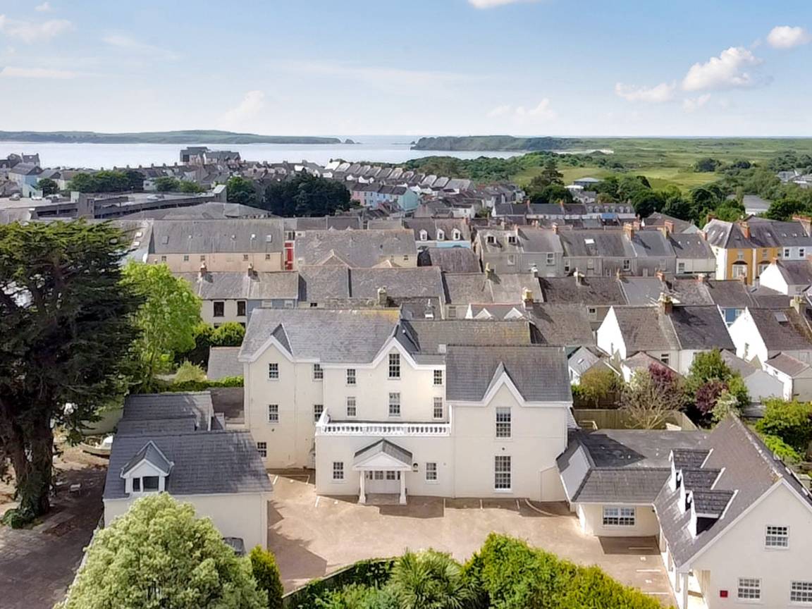 Cottage ∙ 5 Chambres ∙ 14 Personnes - Amroth