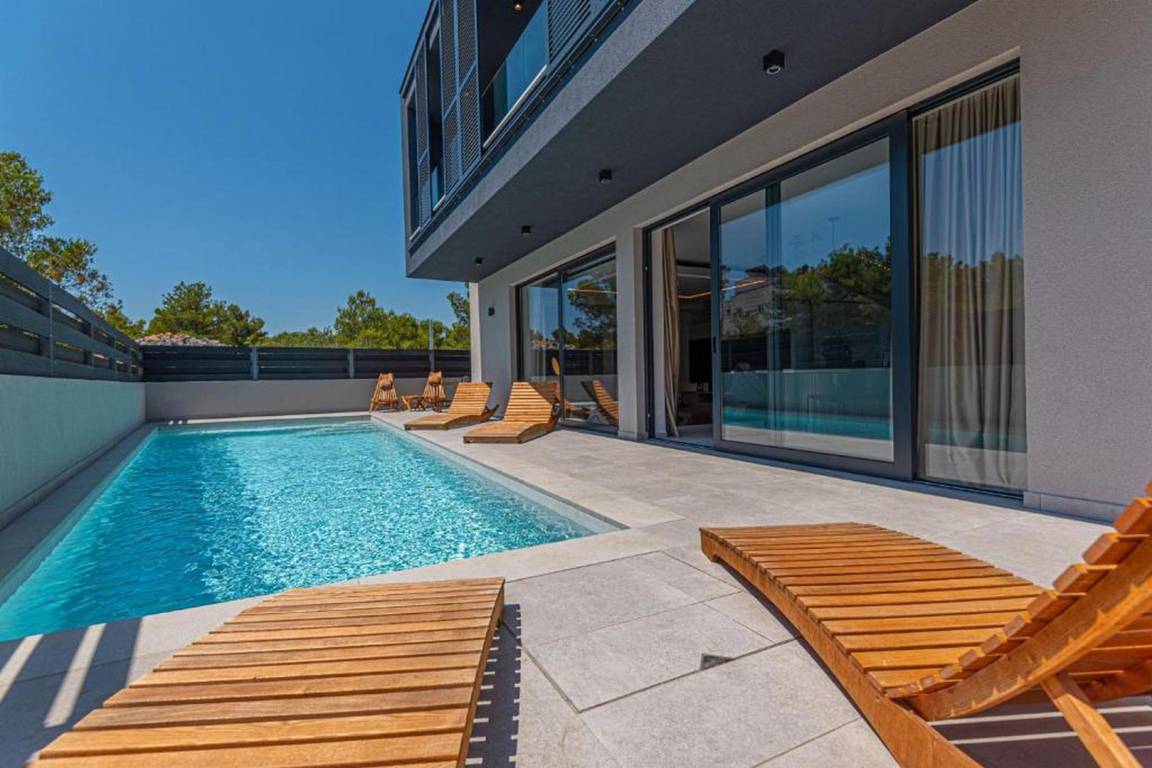200 M² Villa ∙ 4 Schlafzimmer ∙ 8 Gäste - Vodice