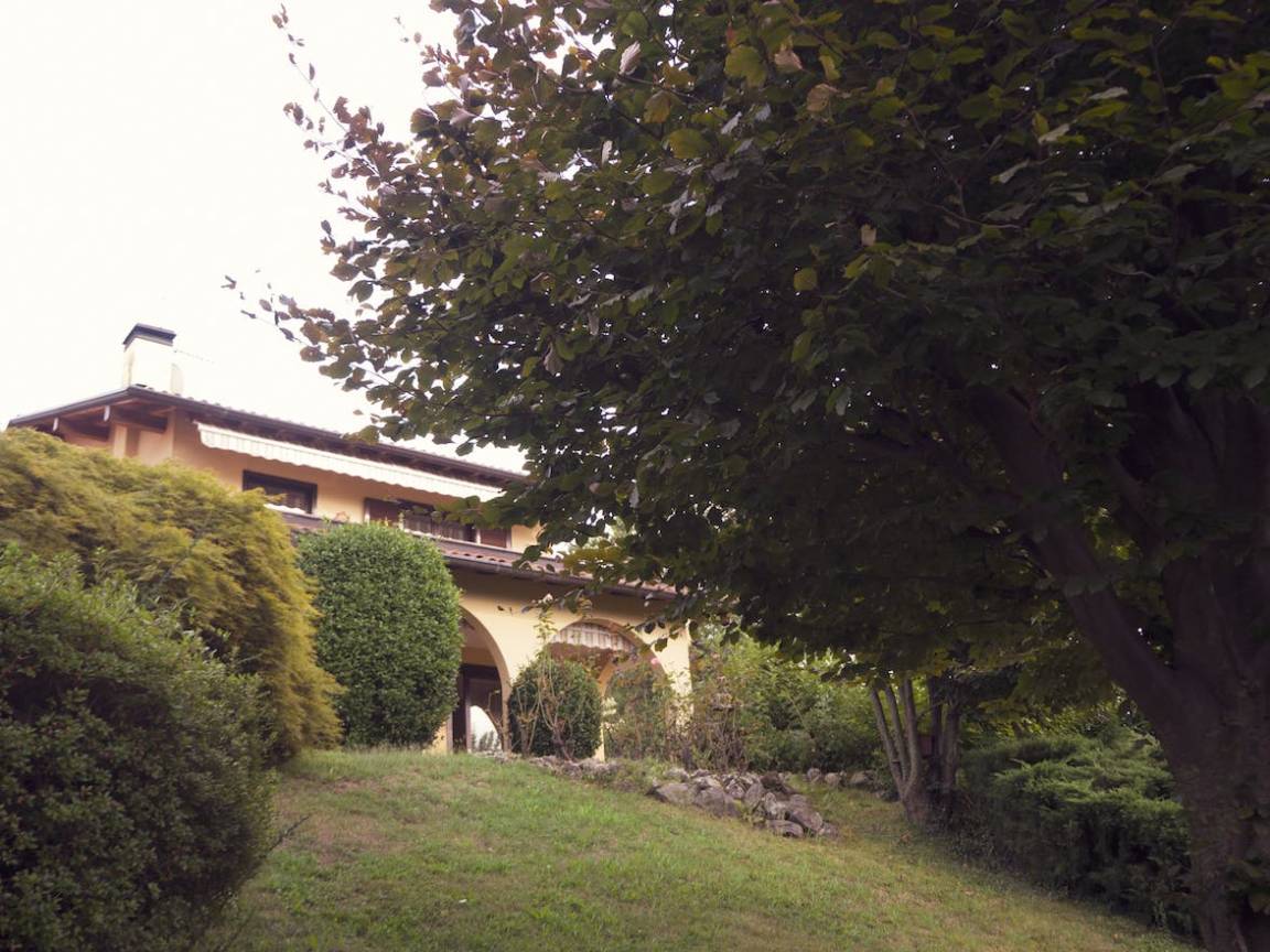 300 M² Casa ∙ 3 Habitaciones ∙ 5 Huéspedes - Luino