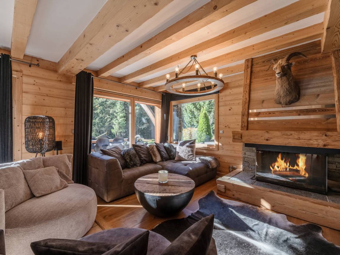 240 M² Chalet ∙ 4 Bedrooms ∙ 14 Guests - Morzine