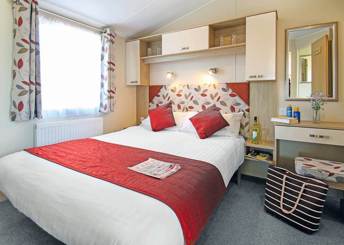 Caravan ∙ 2 Bedrooms ∙ 4 Guests - Swanage