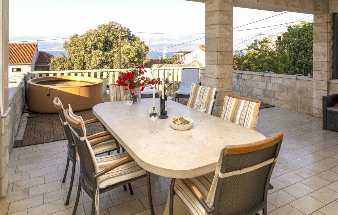 120 M² Ferienwohnung ∙ 3 Schlafzimmer ∙ 7 Gäste - Supetar