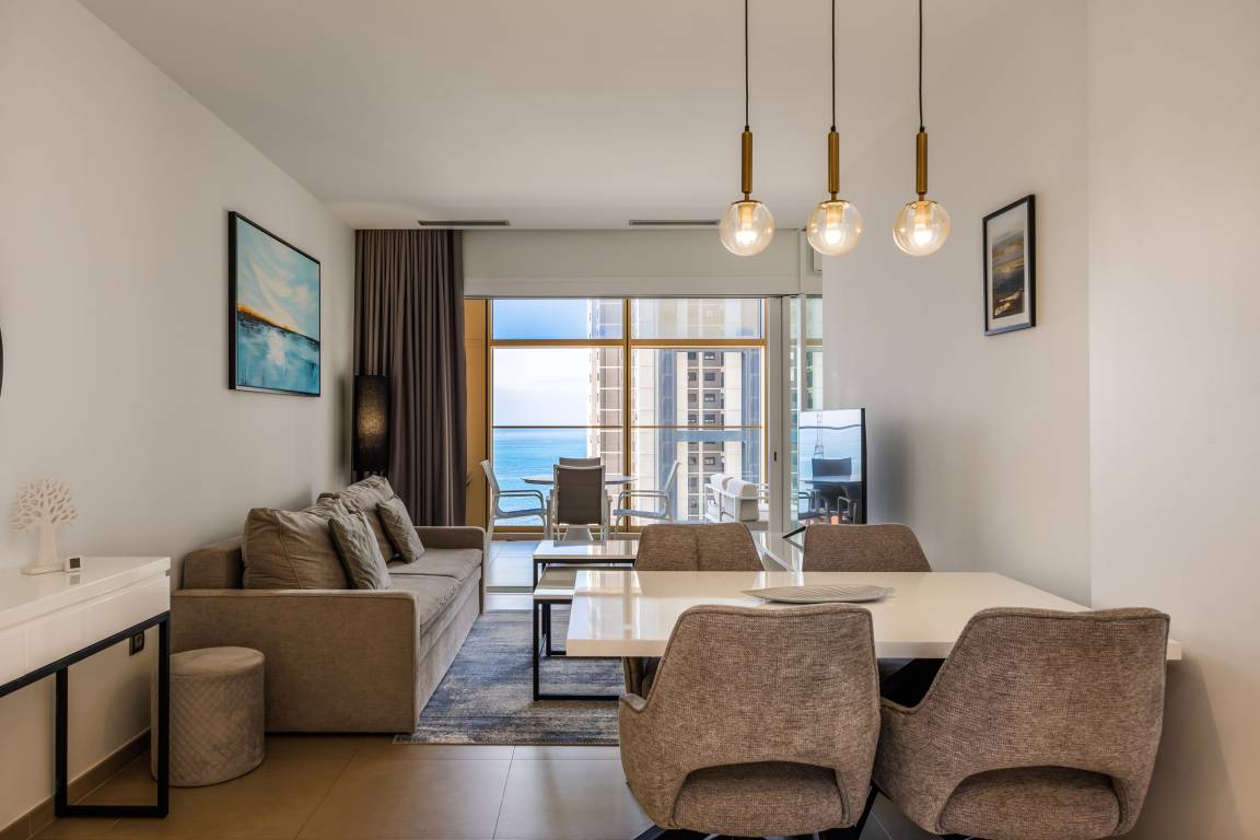 95 M² Apartamento ∙ 2 Habitaciones ∙ 5 Huéspedes - Benidorm