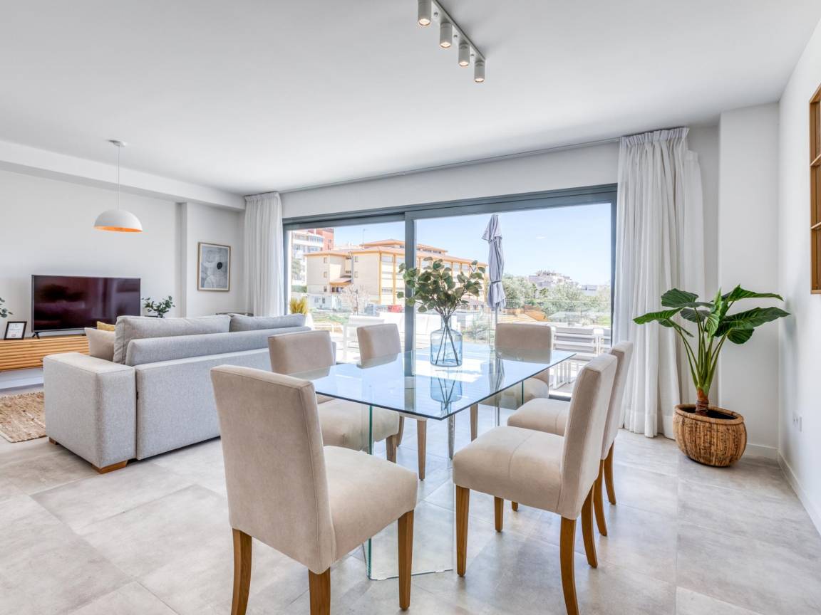 110 M² Appartement ∙ 3 Chambres ∙ 6 Personnes - Estepona