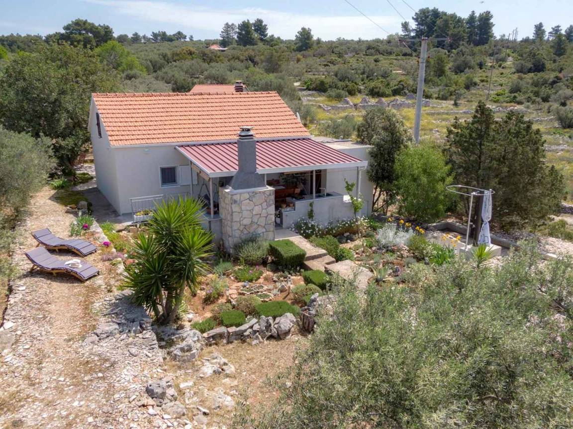 70 M² Ferienhaus ∙ 2 Schlafzimmer ∙ 5 Gäste - Vela Luka