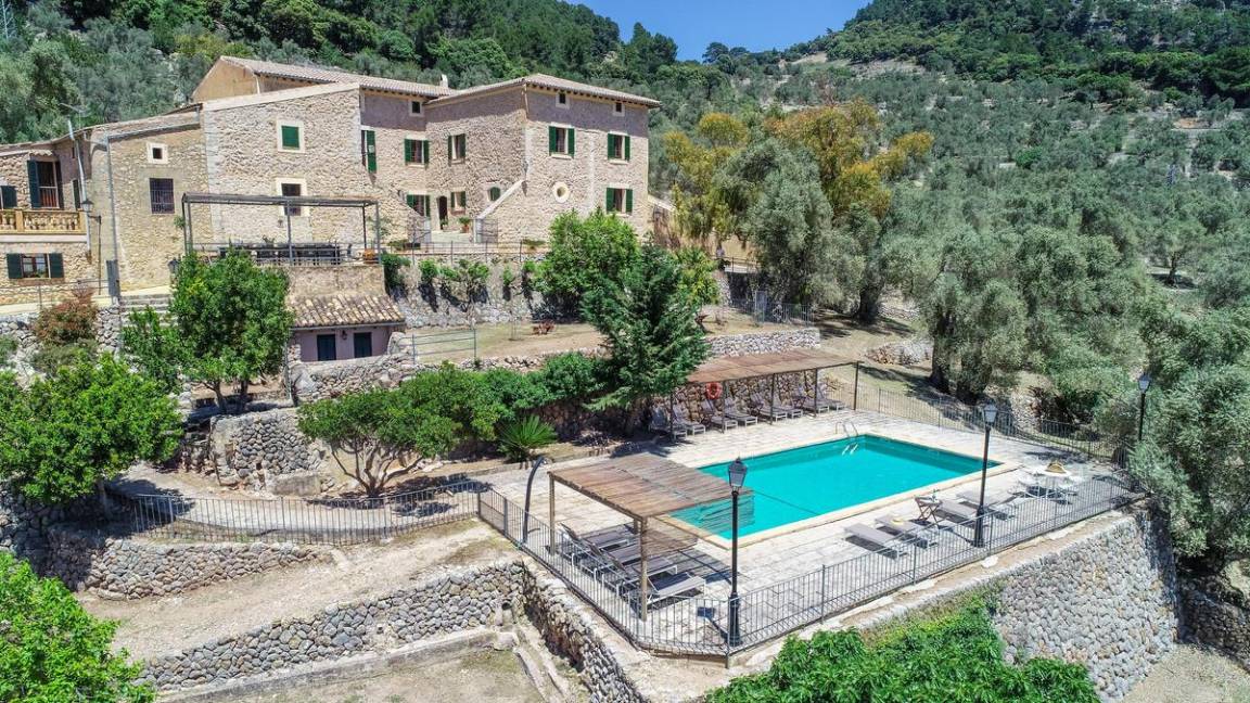 1200 M² Ferienhaus ∙ 8 Schlafzimmer ∙ 16 Gäste - Sóller