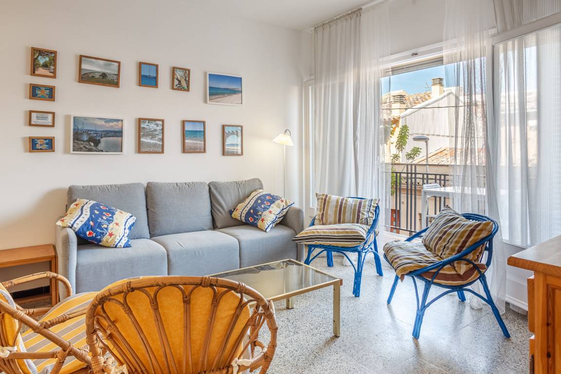 75 M² Apartment ∙ 3 Bedrooms ∙ 5 Guests - Palamós