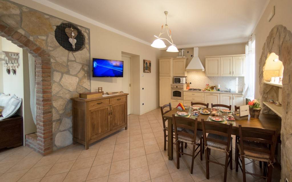 110 M² Villa ∙ 3 Bedrooms ∙ 6 Guests - Peschiera del Garda