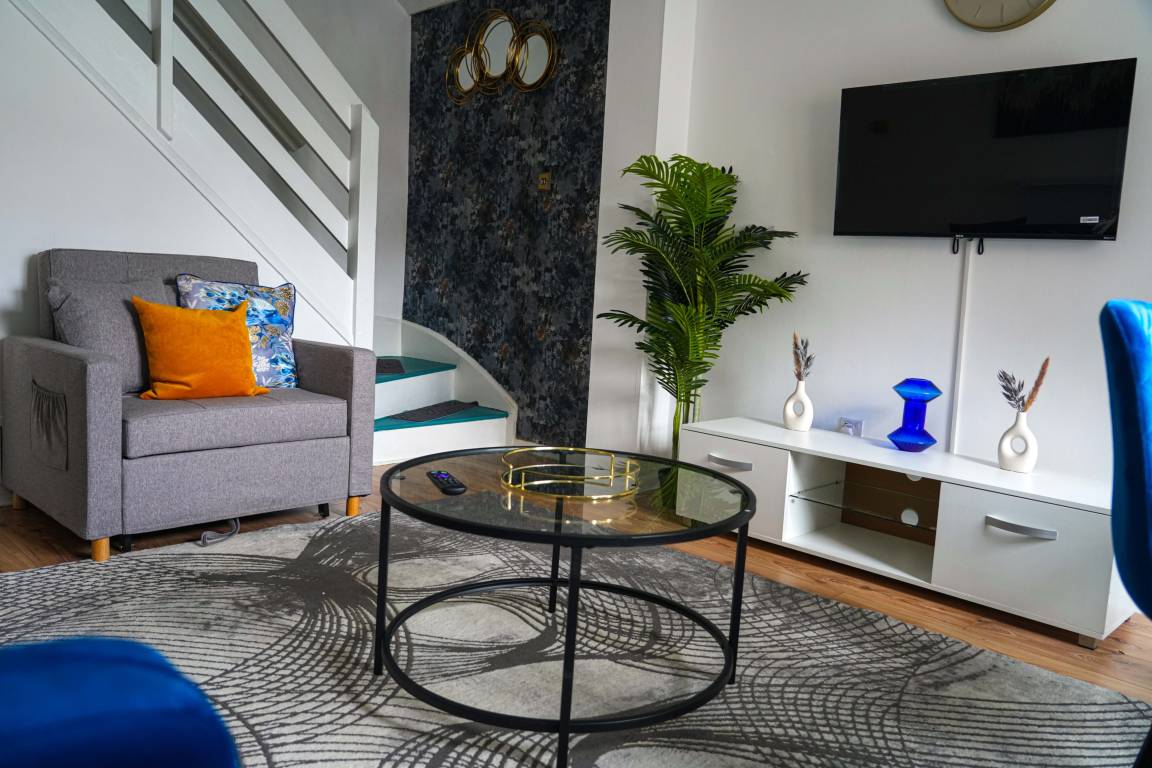 90 M² House ∙ 2 Bedrooms ∙ 4 Guests - Willen Lake