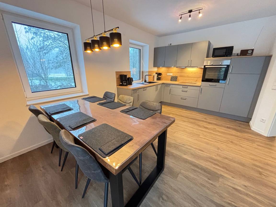 88 M² Huis ∙ 3 Slaapkamers ∙ 6 Gasten - Emden