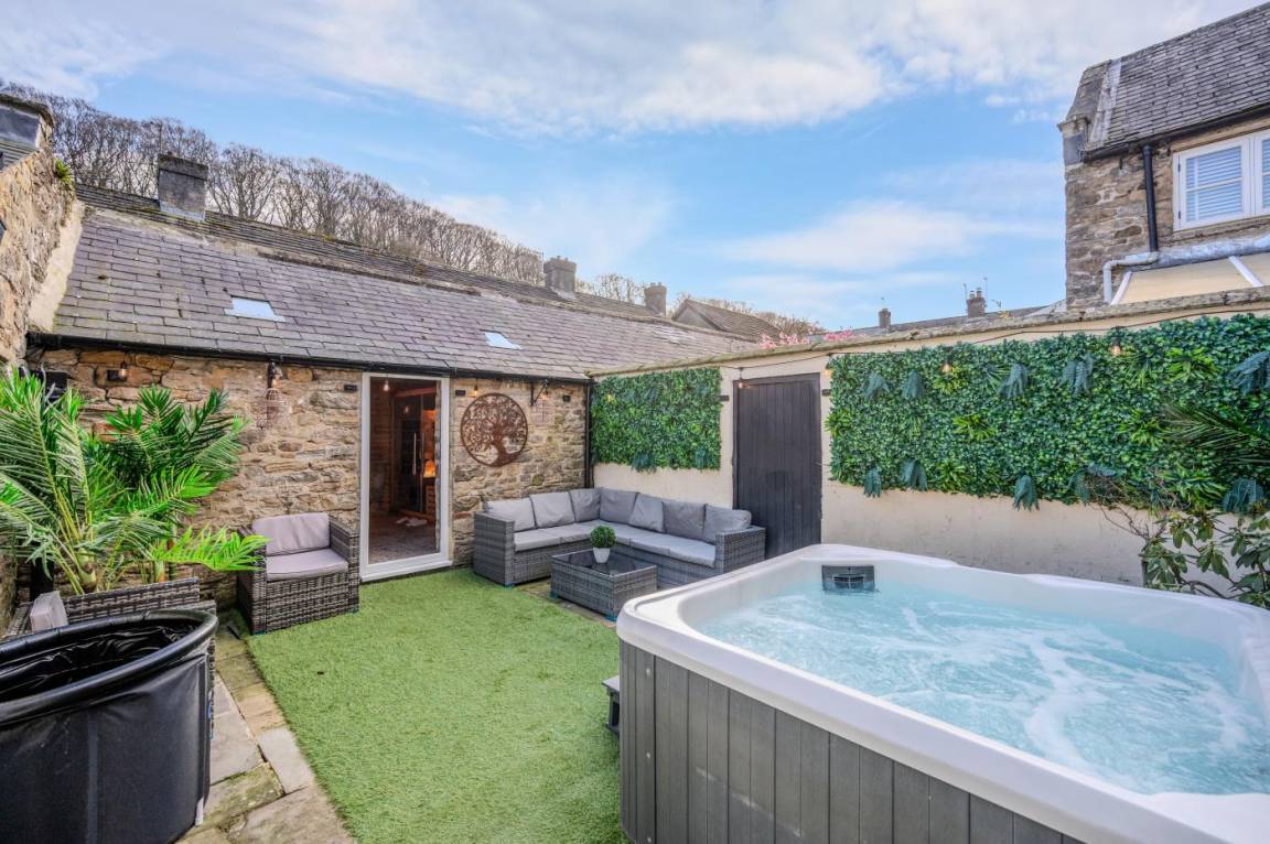 Cottage ∙ 6 Bedrooms ∙ 12 Guests - Leyburn
