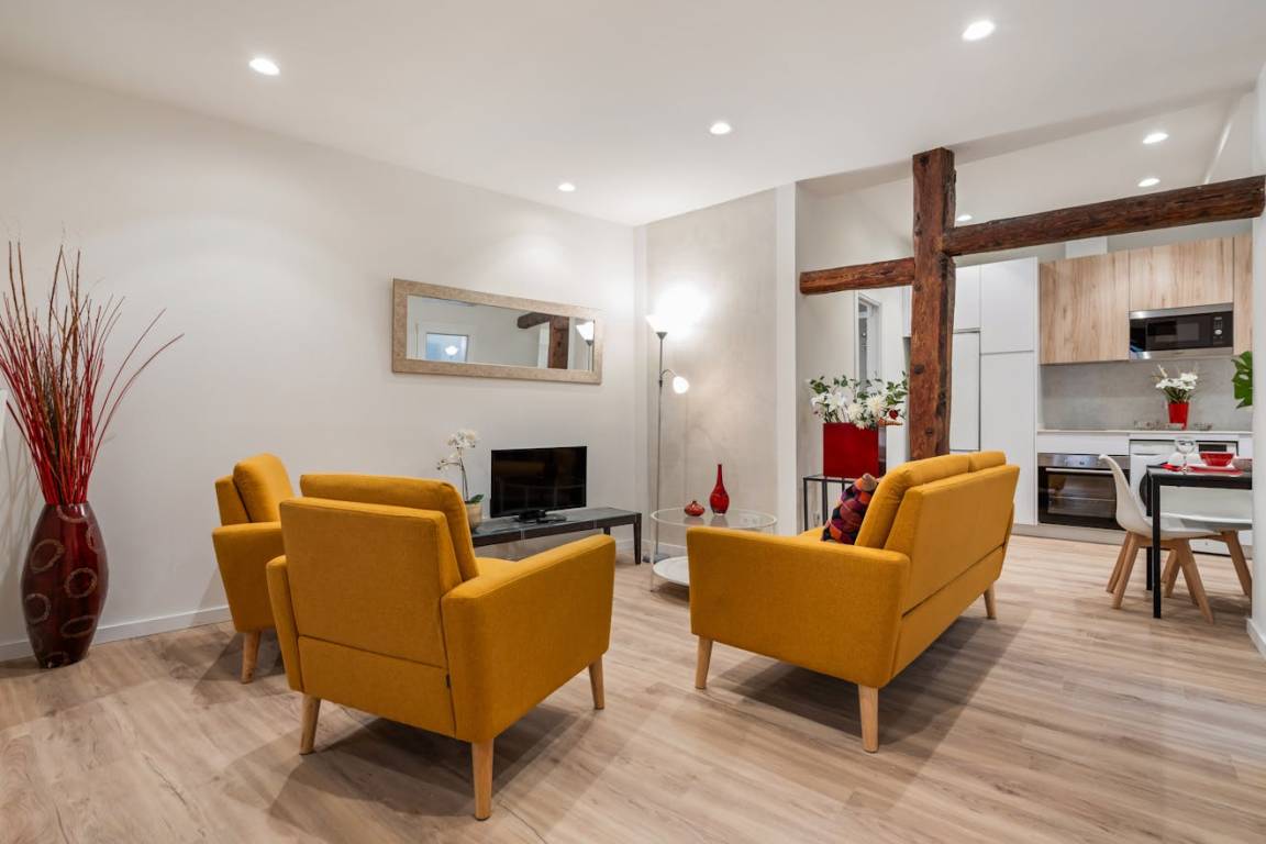 60 M² Apartment ∙ 2 Bedrooms ∙ 4 Guests - Madrid