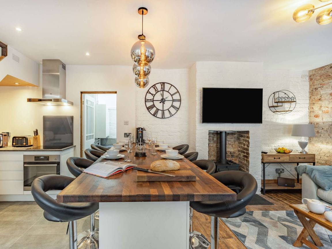 Cottage ∙ 4 Bedrooms ∙ 6 Guests - Hastings