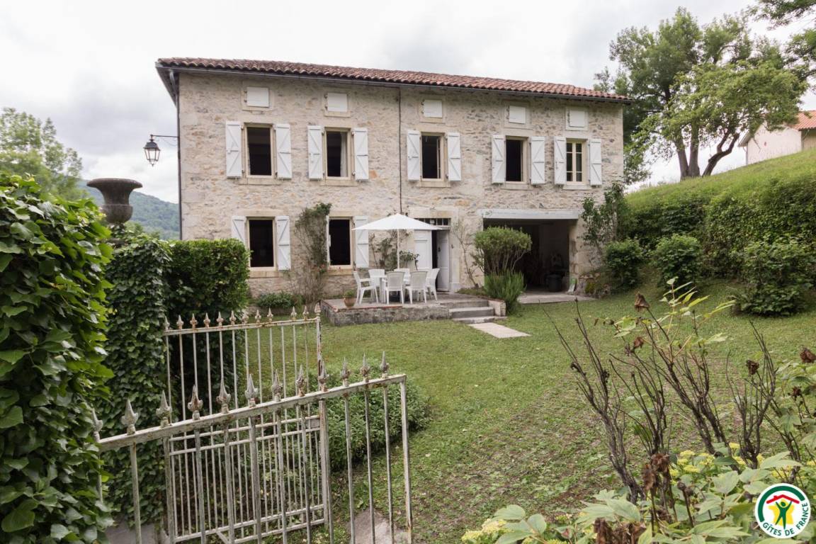 190 M² Gîte ∙ 4 Bedrooms ∙ 8 Guests - Le Mourtis
