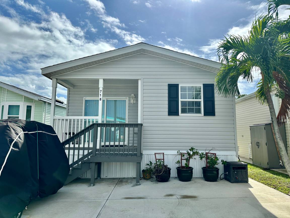 House ∙ 2 Bedrooms ∙ 4 Guests - Jensen Beach, FL