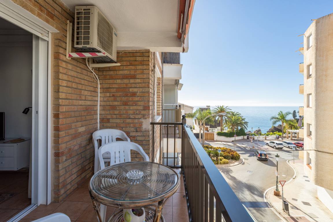 65 M² Apartamento ∙ 2 Habitaciones ∙ 4 Huéspedes - Nerja