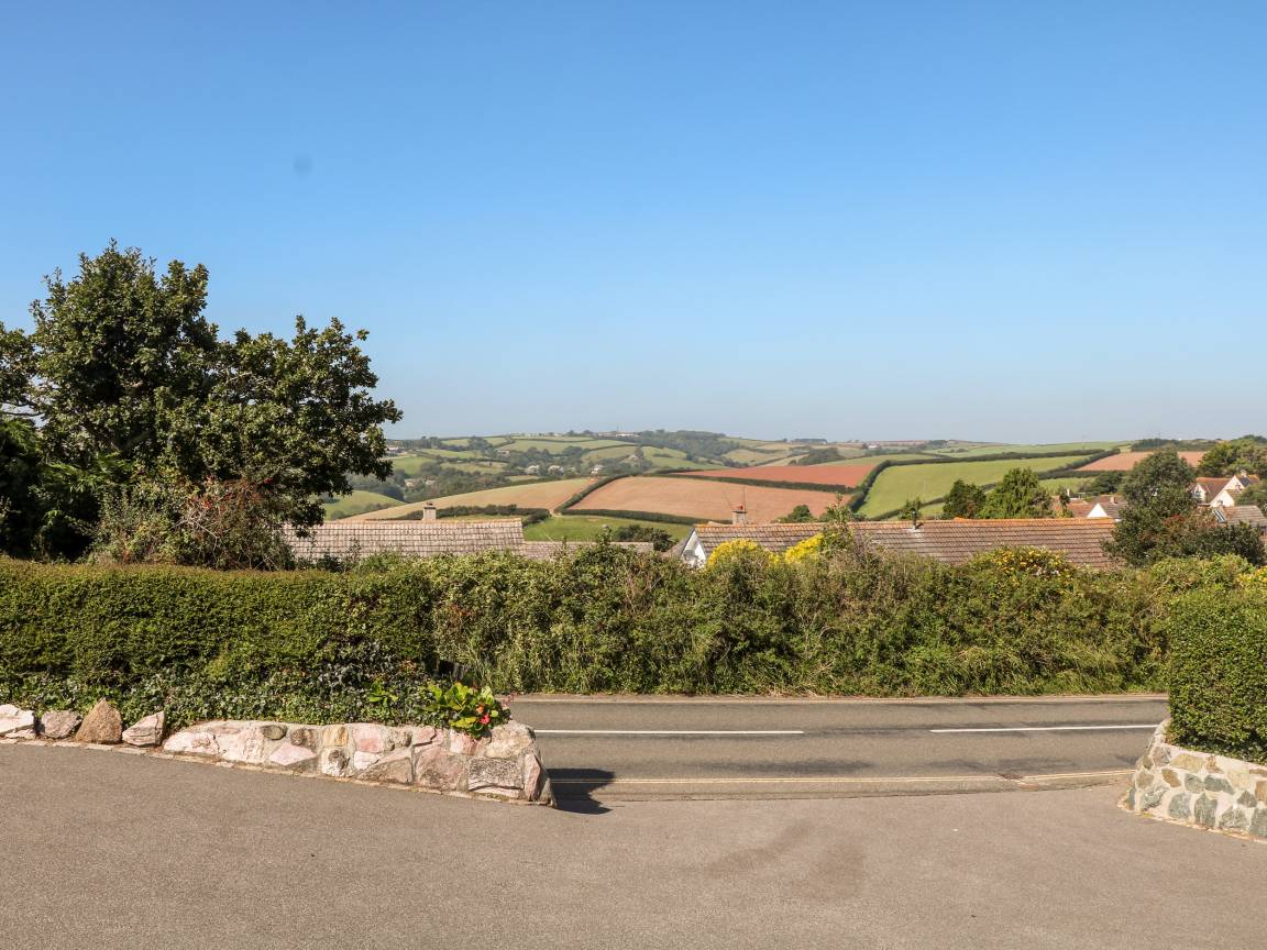 Cottage ∙ 4 Bedrooms ∙ 8 Guests - Salcombe