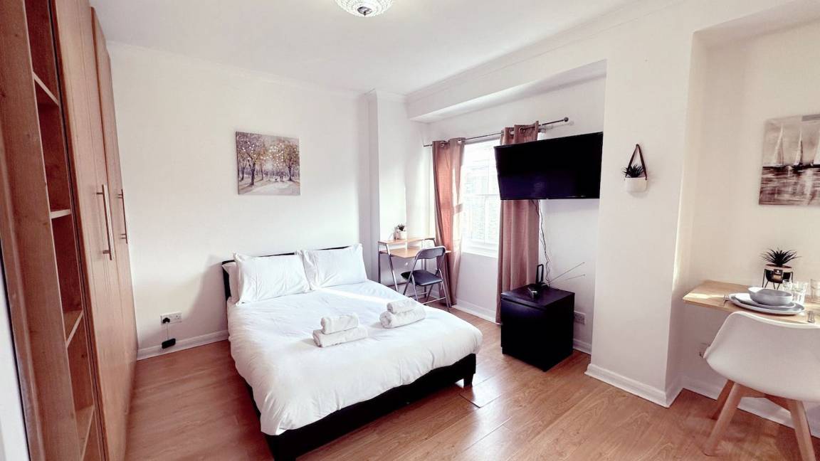 75 M² Apartamento ∙ 2 Huéspedes - Londres