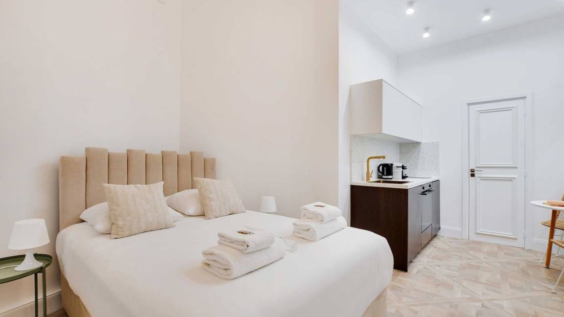 18 M² Apartment ∙ 2 Guests - Paris