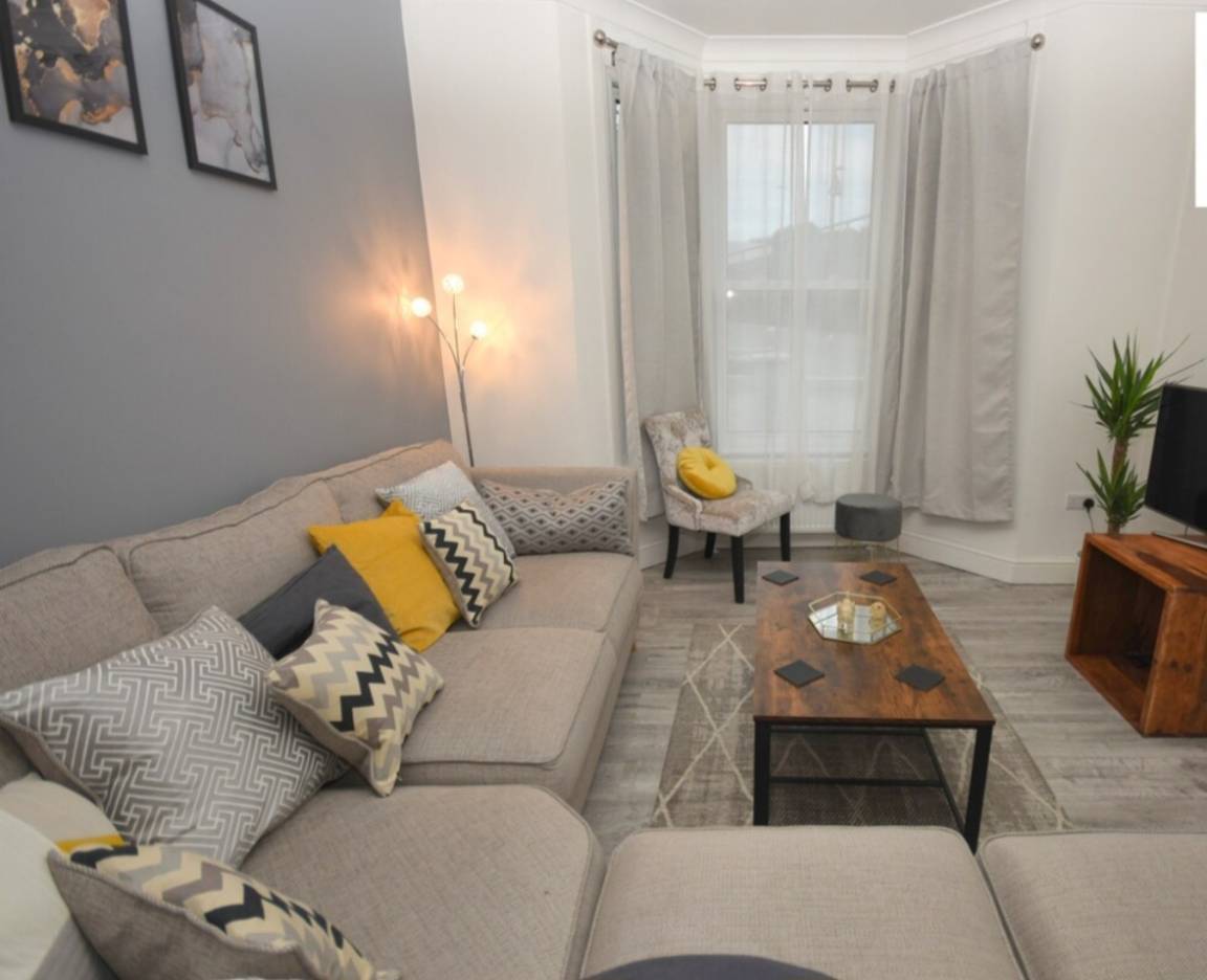 108 M² House ∙ 3 Bedrooms ∙ 6 Guests - London