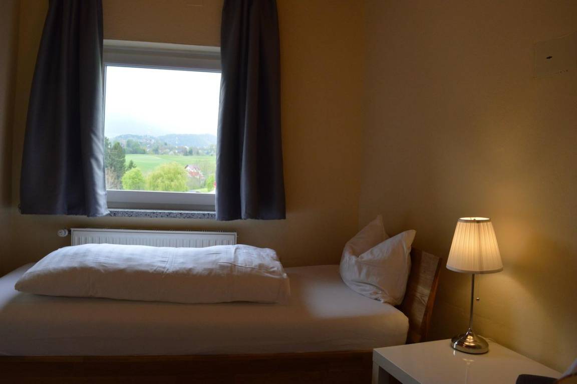 12 M² Hotel ∙ 1 Bedroom ∙ 1 Guest - Spittal an der Drau