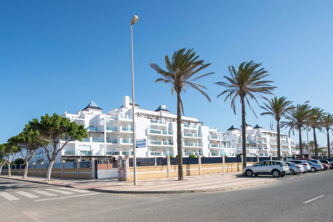 80 M² Apartamento ∙ 2 Habitaciones ∙ 6 Huéspedes - Roquetas de Mar