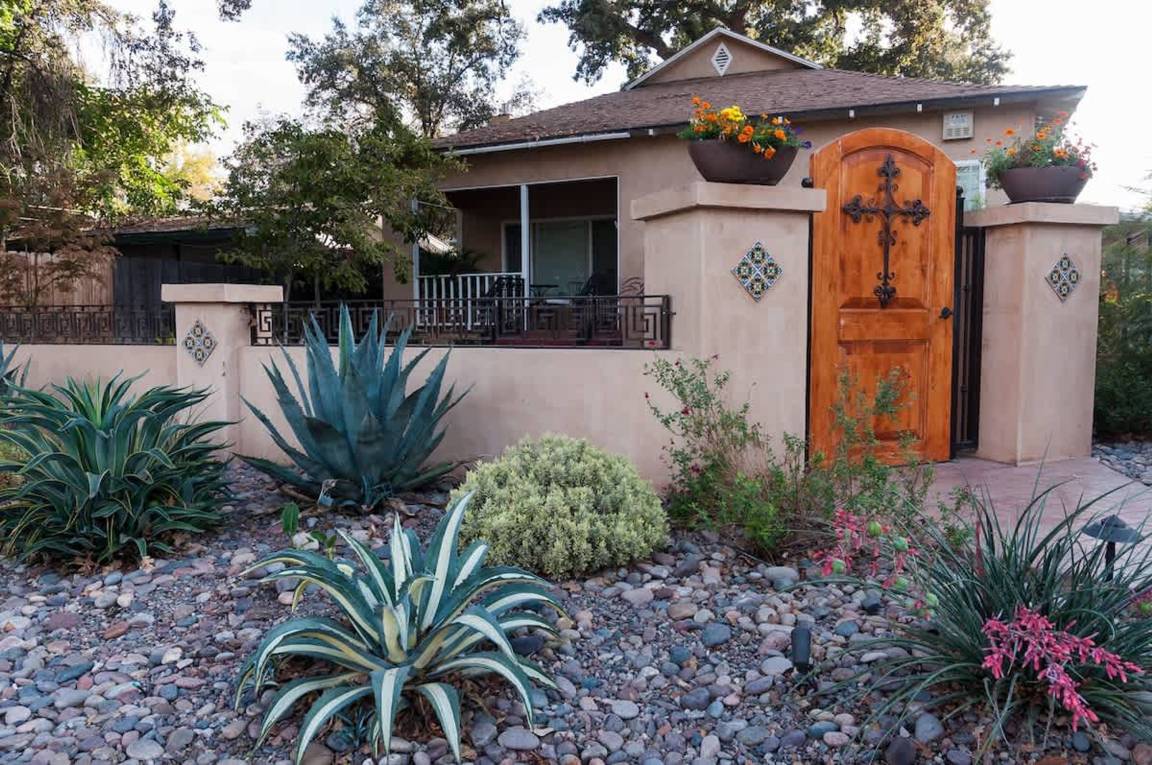 Casa ∙ 3 Habitaciones ∙ 8 Huéspedes - Visalia, CA