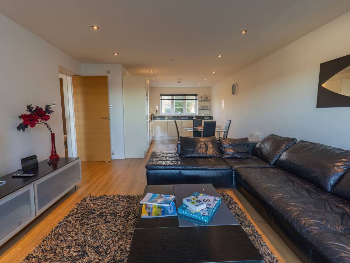 78 M² Apartamento ∙ 2 Habitaciones ∙ 4 Huéspedes - Loch Ness