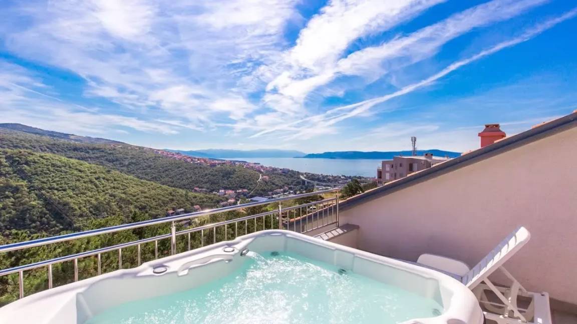 92 M² Apartment ∙ 3 Bedrooms ∙ 6 Guests - Crikvenica
