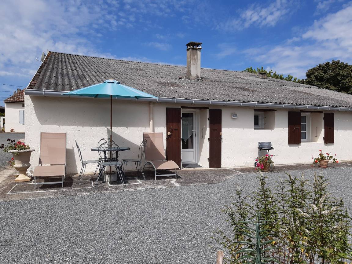 42 M² House ∙ 1 Bedroom ∙ 2 Guests - Mirambeau