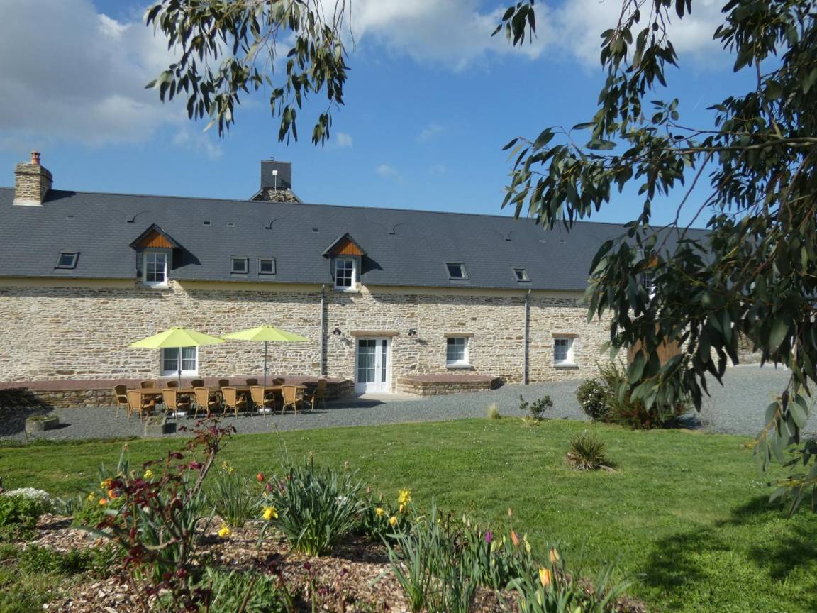 242 M² Gîte ∙ 5 Chambres ∙ 15 Personnes - Lessay