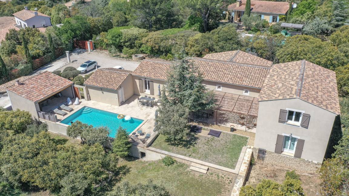 250 M² Villa ∙ 5 Bedrooms ∙ 12 Guests - Gordes