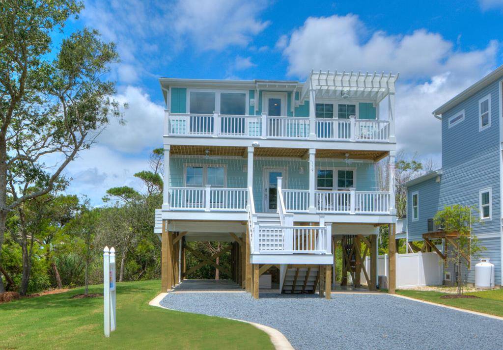 House ∙ 5 Bedrooms ∙ 12 Guests - Oak Island, NC